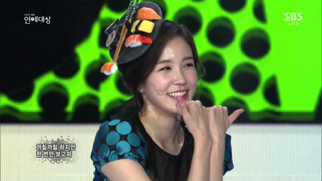 2014 SBS 연예대상 : [축하무대]이국주·장예원·조세호의 시상식버전 '상탈레나' : SBS