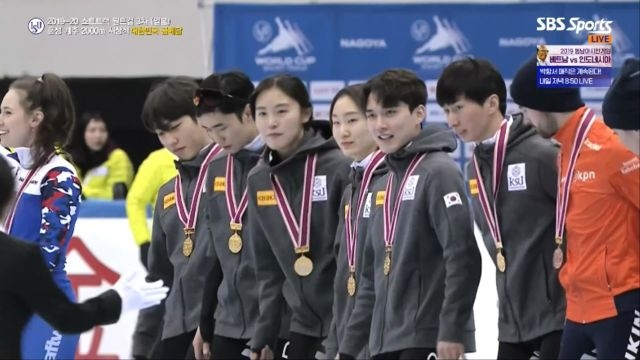 ISU 쇼트트랙 : 대한민국 대표팀 금메달 시상식 [월드컵 3차 혼성 계주 2000m] : SBS