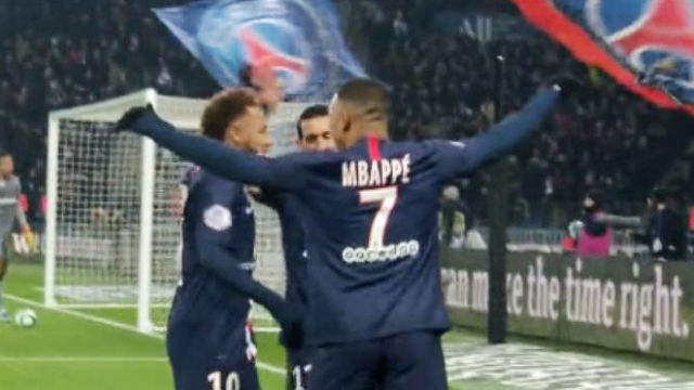 2019-20 프랑스 리그1 : [16R] 라운드 이모저모 - 득점 후 포즈를 취하는 네이마르 : SBS