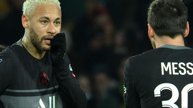 2021-22 프랑스 리그1 : ‘메시 혹은 네이마르’ 위협적인 위치에서 시도한 프리킥 [낭트 vs PSG] : SBS