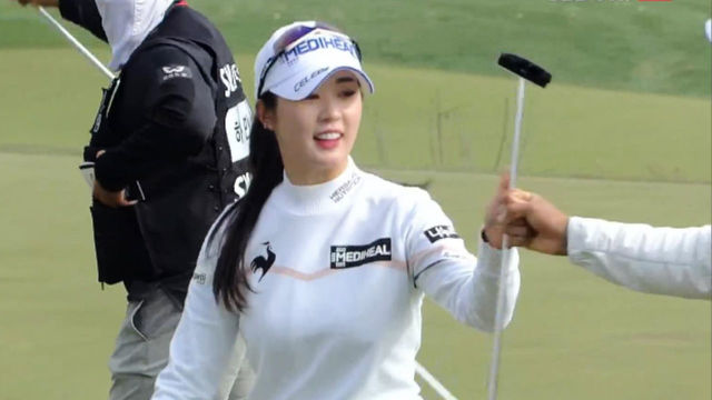 2022 KLPGA 투어 : 장거리 퍼트! 어려운 버디 성공하고 활짝 웃는 김재희 [SK쉴더스 · SK텔레콤 2R] : SBS Golf
