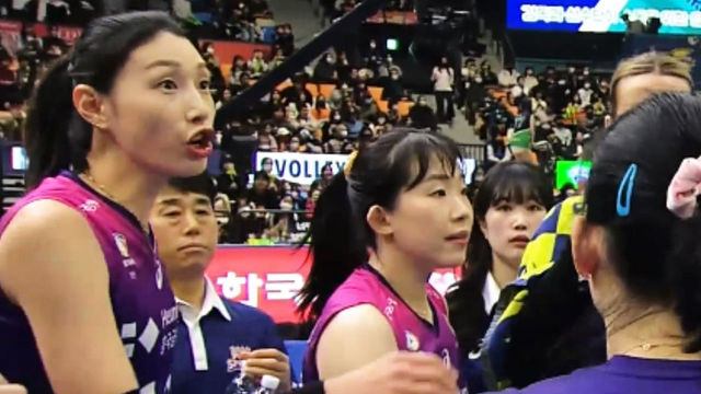 도드람 2022-23 V리그 : '어려울 거 알았잖아!' 팀의 분위기 끌어올리는 김연경의 한 마디 [현대건설 vs 흥국생명] : SBS