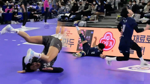 도드람 2022-23 V리그 : ‘뒹굴고 넘어지고’ 끝까지 포기하지 않는 수비 의지! [대한항공 vs 삼성화재] : SBS