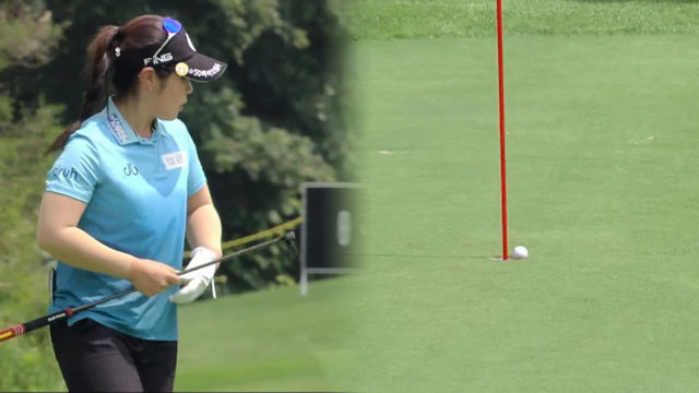 DB그룹 제37회 한국여자오픈 : 이소영의 완벽한 어프로치! 아쉽게 홀을 맞고 나오는 공 [한국여자오픈 1R] : SBS Golf