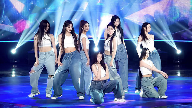 SBS 인기가요 : [안방1열 풀캠] 트리플에스 러블루션 'Girls' Capitalism' (tripleS LOVElution ...