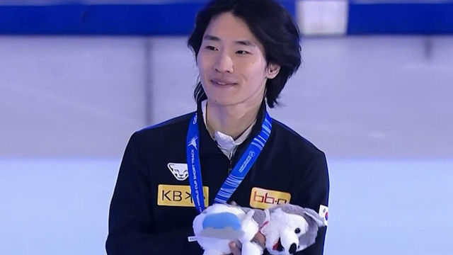 2023-24 ISU 국제빙상대회 : 서이라 금메달 시상식 [6차 남자 500m] : SBS