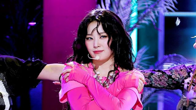 SBS 인기가요 : [페이스캠] 슬기 'Baby, Not Baby' (SEULGI FaceCam) : SBS