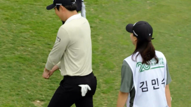 2025 KPGA 투어 : 아내 캐디 덕분? 엄청난 퍼트를 성공시킨 김민수 [DB손해보험 3R] : SBS Golf